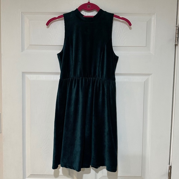 Good Luck Girl | Dresses | Good Luck Girl Mock Neck Velvet Hunter Green ...